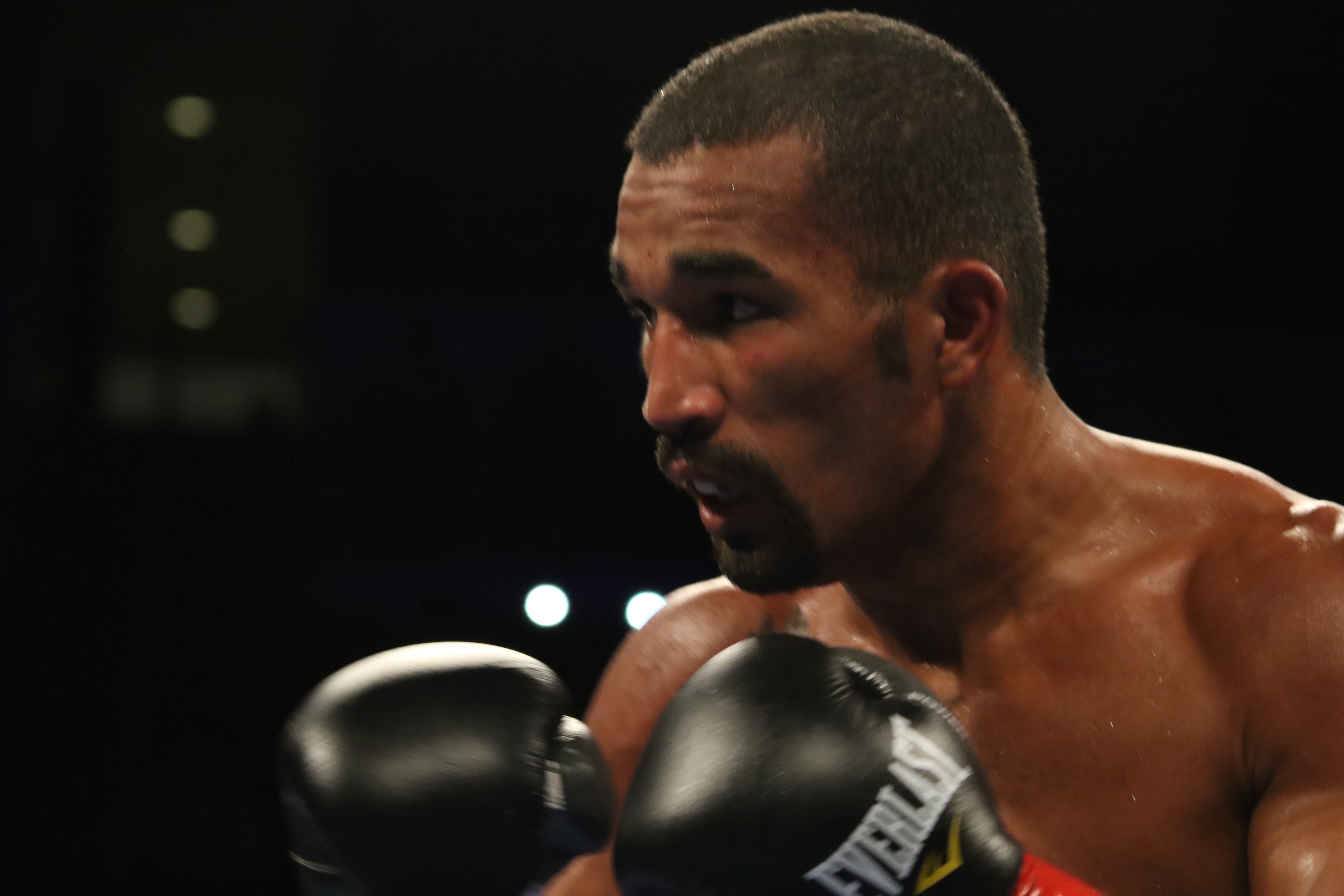 Boxeador Esquiva Falcão enfrenta mexicano em Los Angeles – Portal ...